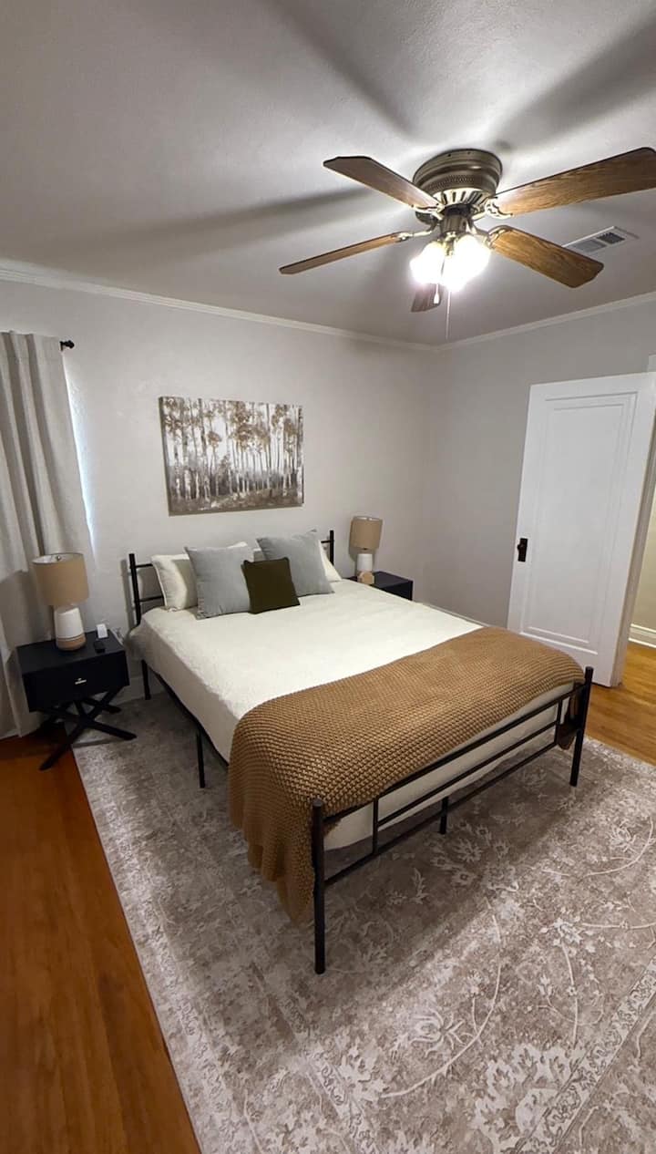 2br Event Stay• 2 Queen Beds • Balcony • Parking - Oklahoma