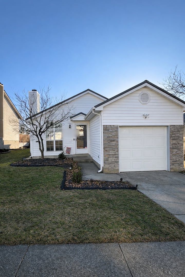 Travel Nurse Haven | 3br/2ba | Fast Wi-fi - Lexington, KY