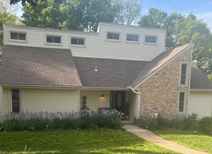 Iris House - Parkville