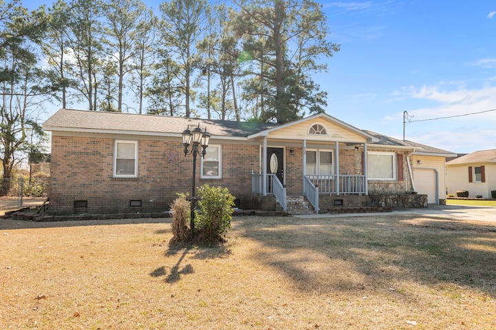 Family Friendly Single-level 4br Winterville Stay - Greenville, NC
