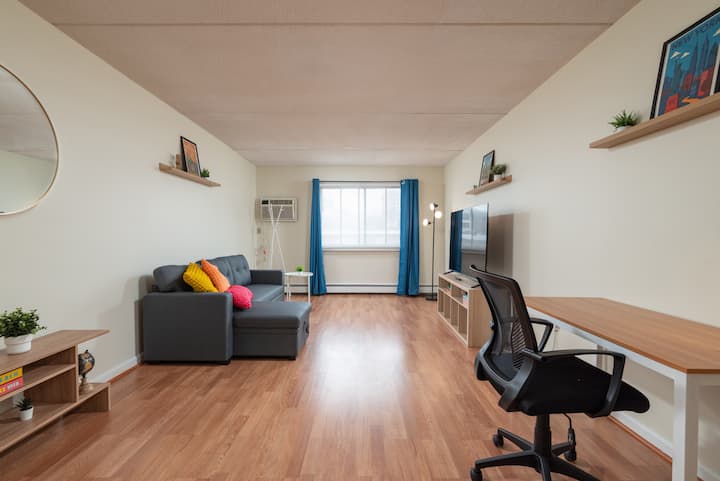 Close To The Subway-free Parking-great Location - Belmont, MA