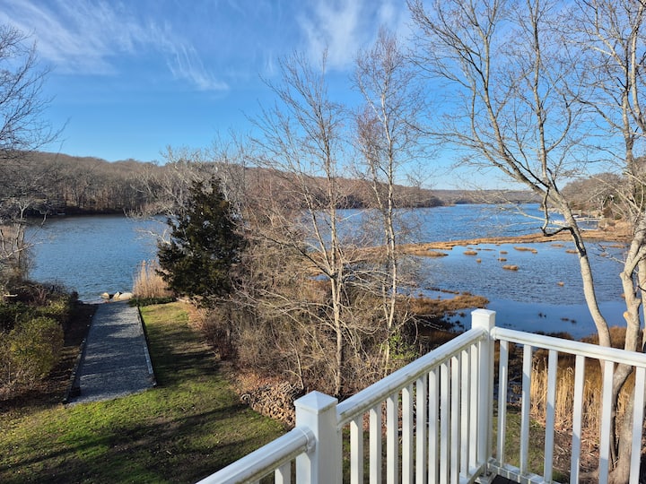 Narragansett Waterfront Furnished W Stunning Views - Narragansett, RI
