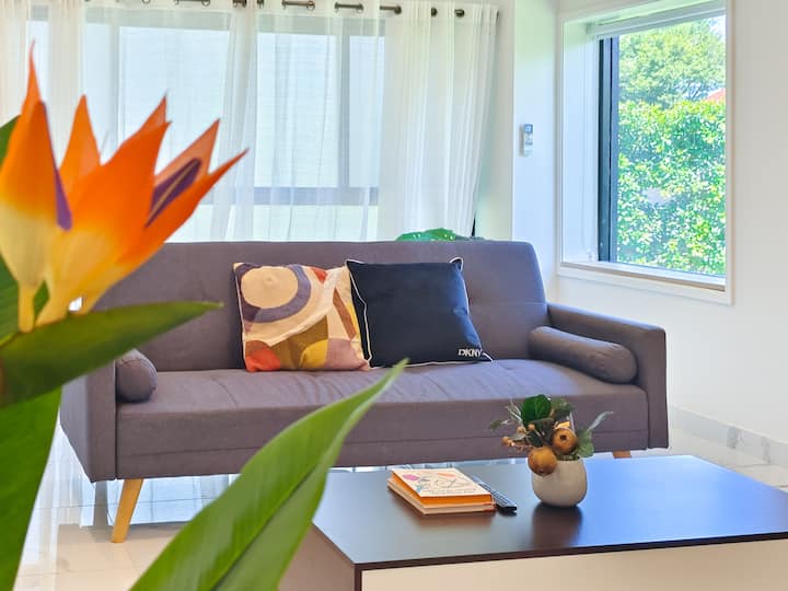 Cozy Home With Garden | Relaxing & Convenient - Willoughby