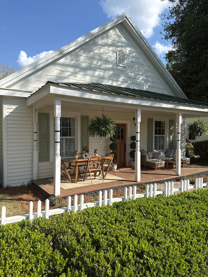 Swanky Downtown Bungalow With Hot Tub - Aiken, SC