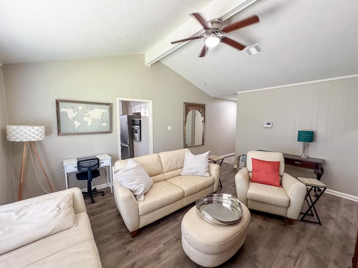 Quiet 3br Fully Equipped | Ideal For Professionals - Deer Park, TX
