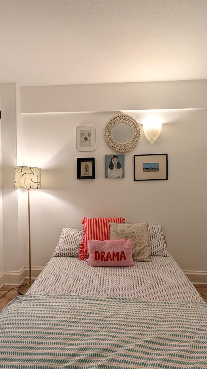 Spacious Room With Parking, Centrally Located. - Birmingham