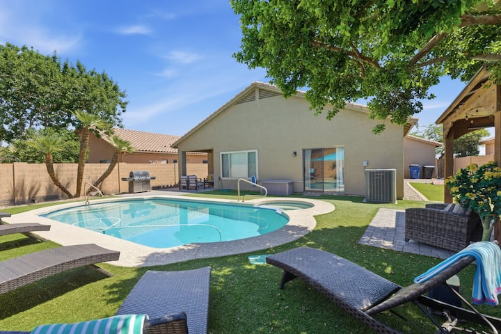 Spacious 5bd W/ Pool & Game Room, Westgate/raceway - Buckeye, AZ