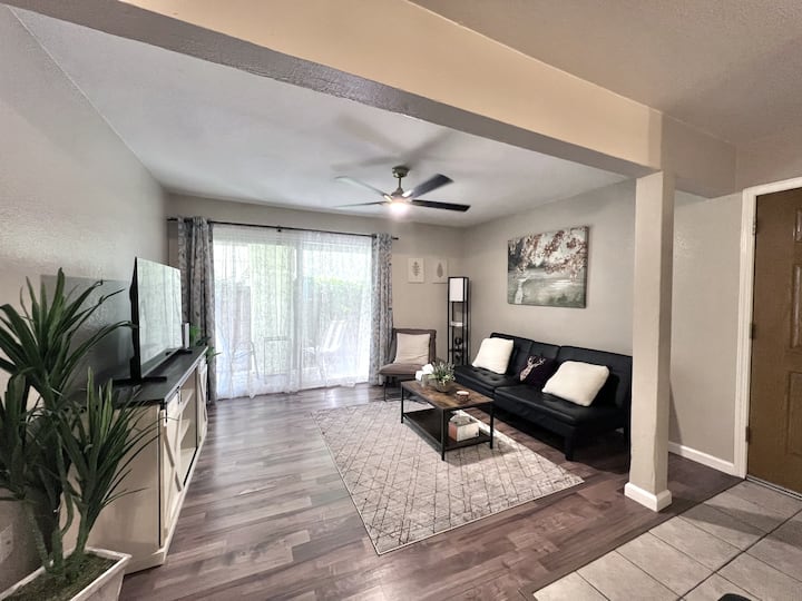 Four Seasons Condo - Fresno, CA