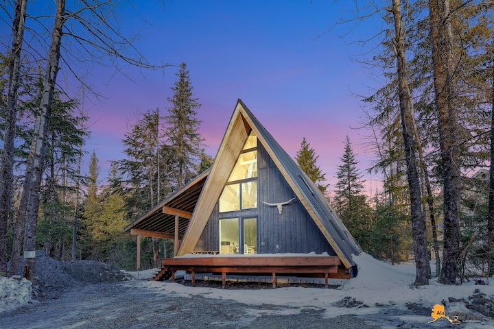 Girdwood Modern A-frame Cabin - Girdwood, AK