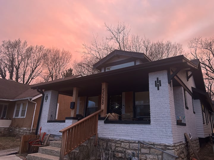 2br Urban Bungalow + Parking | 15 Min To Fifa Wc - Kansas City