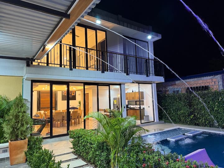 Casa De Lujo En Ricaurte Cundinamarca - Ricaurte