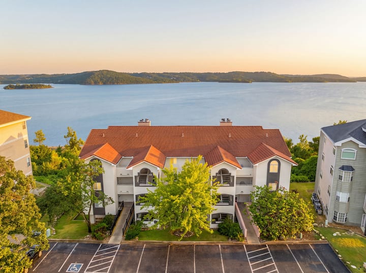 Epic Table Rock Lake Views | Minutes To Branson - Ridgedale, MO