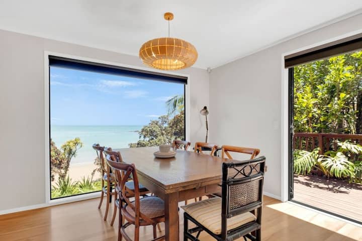 Seas The Day - Beachfront On Coopers - Mangōnui
