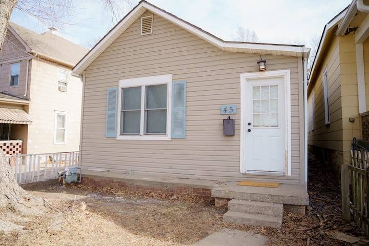 The Neutral Nook-3b/1b With Designated Work Space! - Kansas City, KS