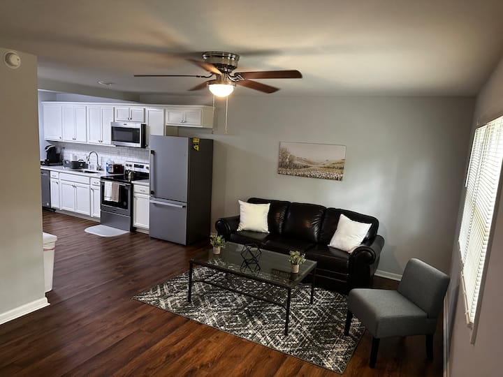2br In Desirable North Hills Neighborhoods - Raleigh, NC