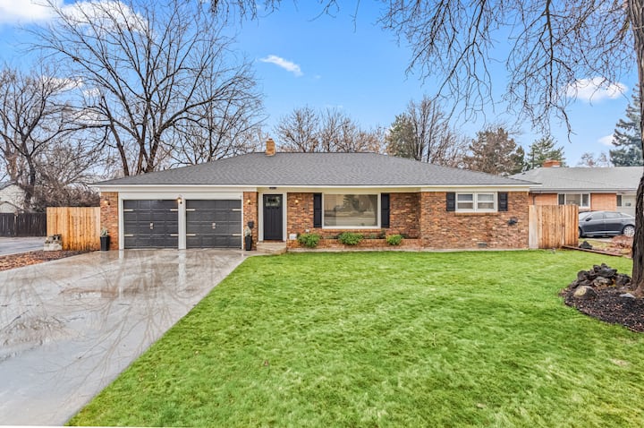 Caldwell Charmer | Near Indian Creek Plaza - Caldwell, ID