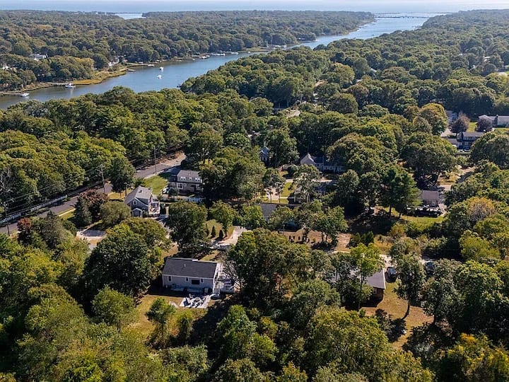 4bd, 2bath, Hot Tub, Sauna, Ev Charger, Beaches! - Old Silver Beach, MA