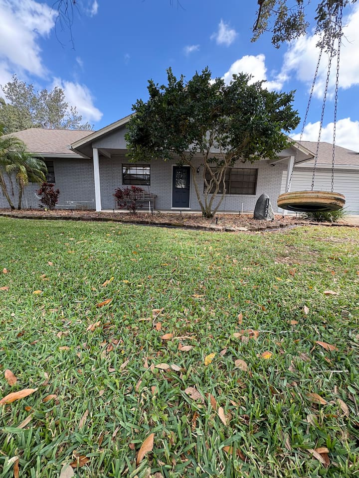 Lake Clay Retreat - Lake Clay, FL