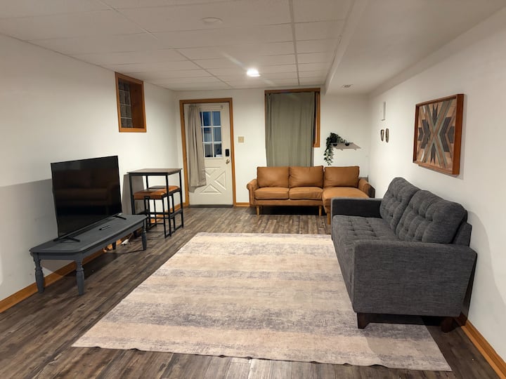 A Ben Ton - Akron, OH