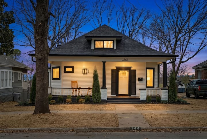 The D’luxe On Denver: Sleeps 11 - Tulsa, OK