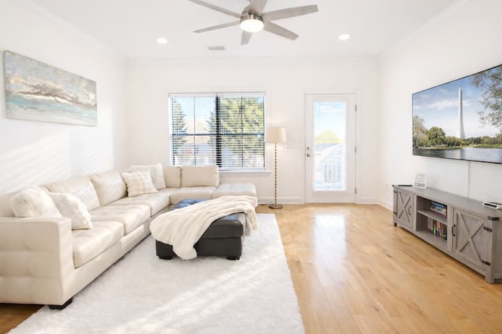 Exquisite One-level 4br Home W/ Parking I Near Dc - Alexandria, VA