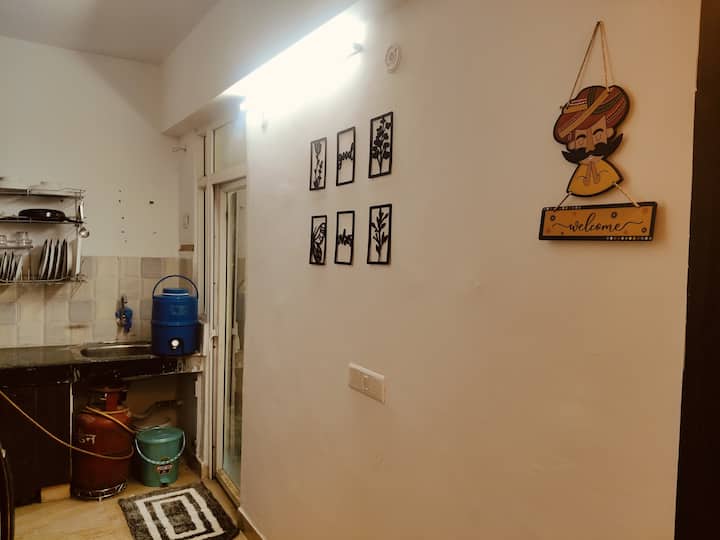 Vallunati Aura – Entire Flat For 3–4 Guests - Modinagar