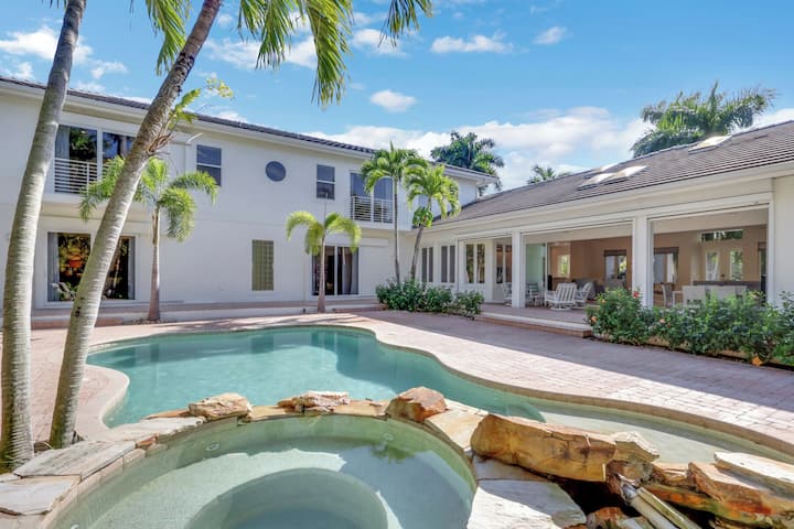 Luxury Naples Retreat W/ Pool & Spa - Naples, FL