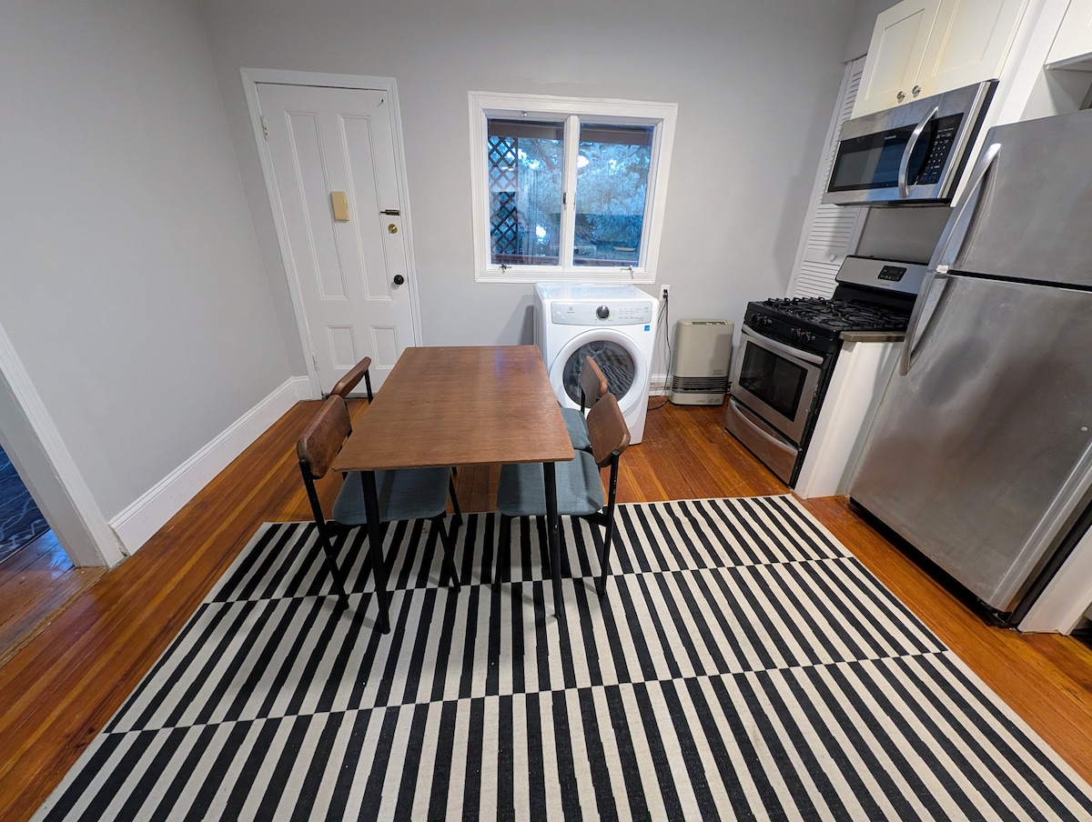 Private Room near Andrew Station (Red Line) - H32 - Apartments for Rent ...