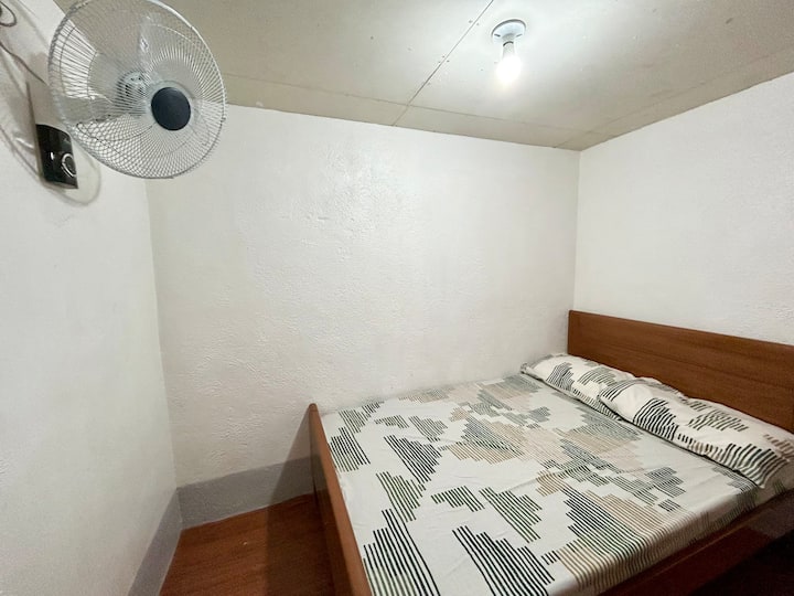 3 Ed’s Transient House - Dingalan