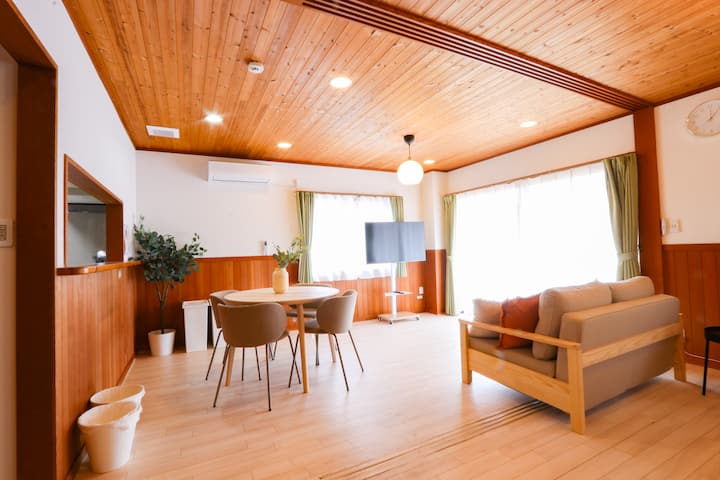 【Seto Mori Nest】ジブリパークへ車で15分/ドームへ電車1本/ウッドデッキのある木の家 - Toyota