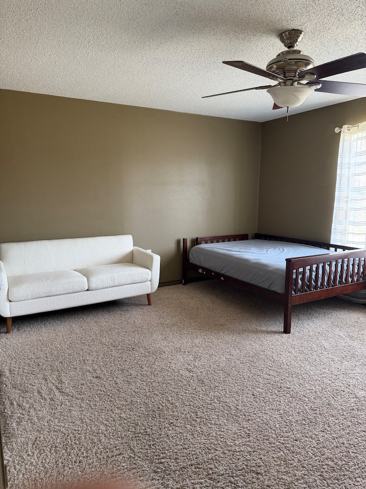 Single Mom Have Extra Room For Airbnb - Palestine, TX