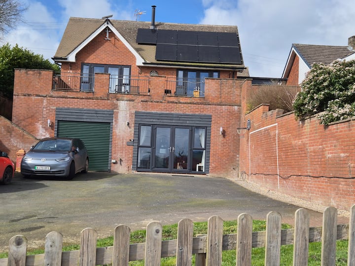 The Den At Chartridge, Is A Studio Apartment. - Church Stretton