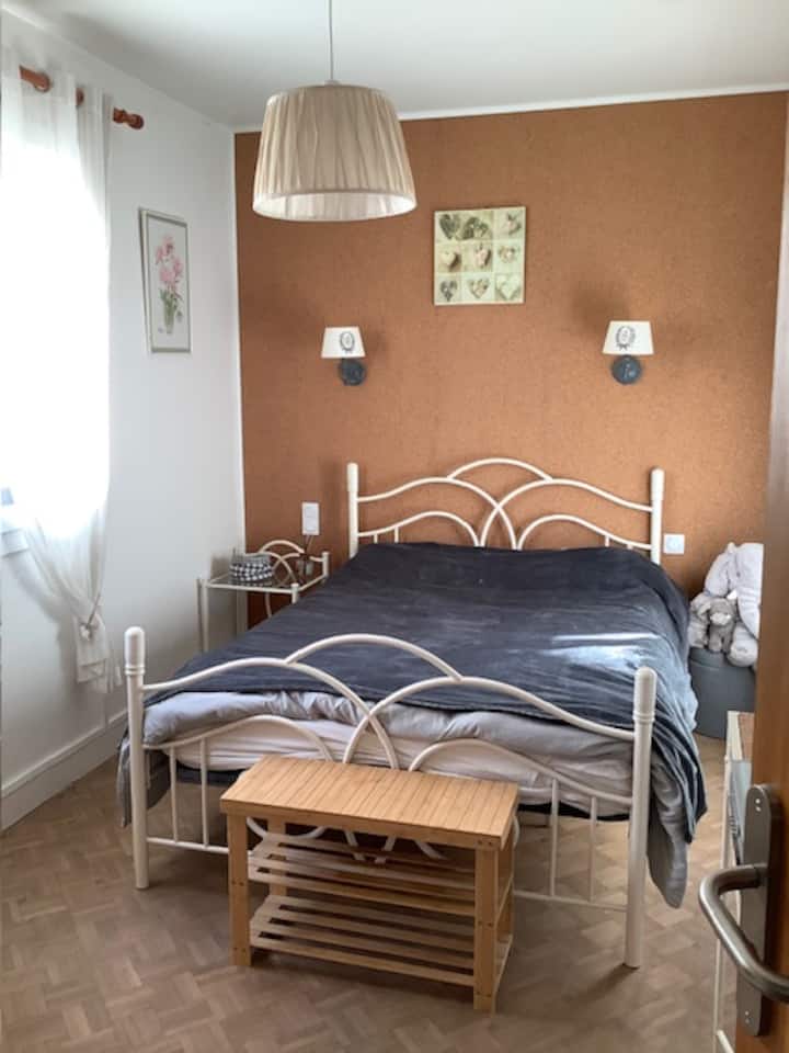 Chambre 2 Personnes Dans Maison Individuelle - Montargis