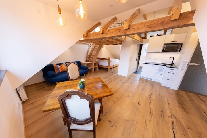 Charmantes Dachstudio | 30 Min Nach München - München