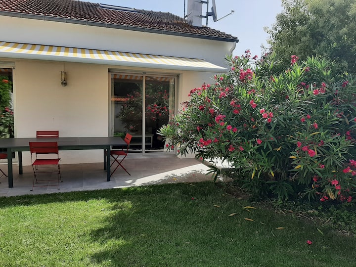 Maison Familiale Proche Plage Et Centre Ville - La Rochelle