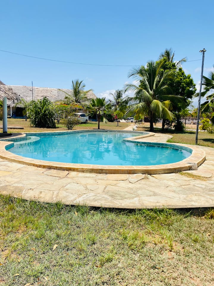 Peaceful Studio Cottage-10 Mins Walk To Beach/wifi - Diani Beach