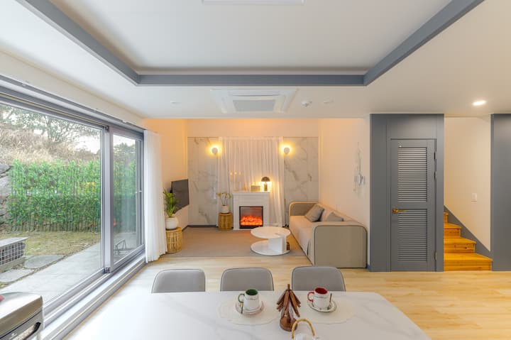 @오픈특가할인@
애월신축2년 독채숙소/애월휴빌리지2호/빔프/벽난로/시골/앞마당/2층 베란다 - Corea del Sur