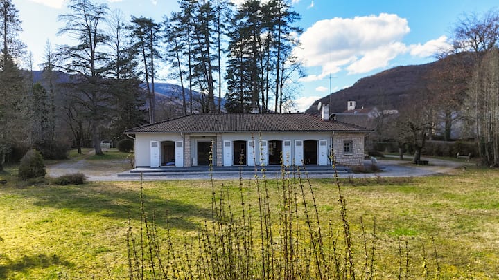 Maison De Campagne Avec Grand Parc - Lac de Chanon
