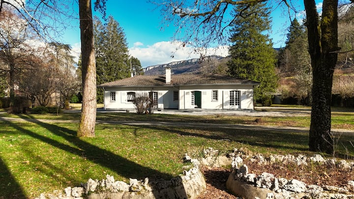 Maison De Campagne Avec Grand Parc - Oyonnax