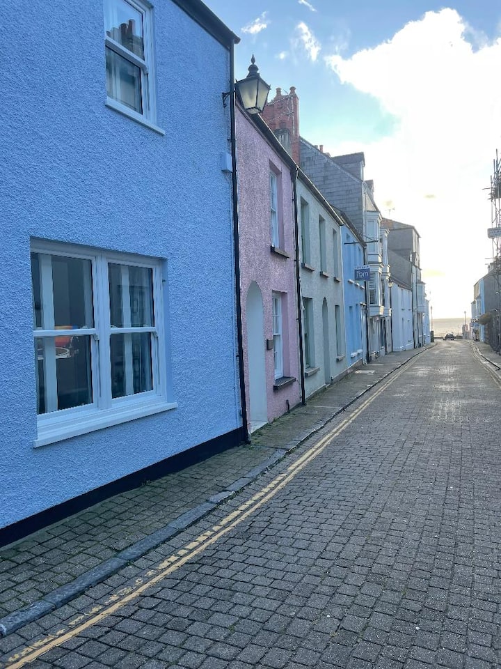 Pretty Cottage In The Heart Of Tenby Town - Tenby