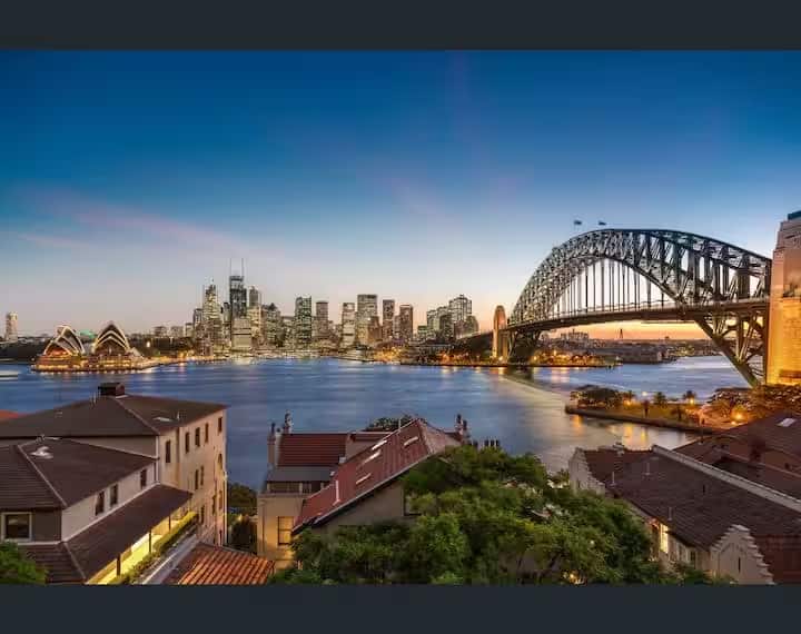 Stunning World Class Harbour Bridge & Opera H View - North Sydney