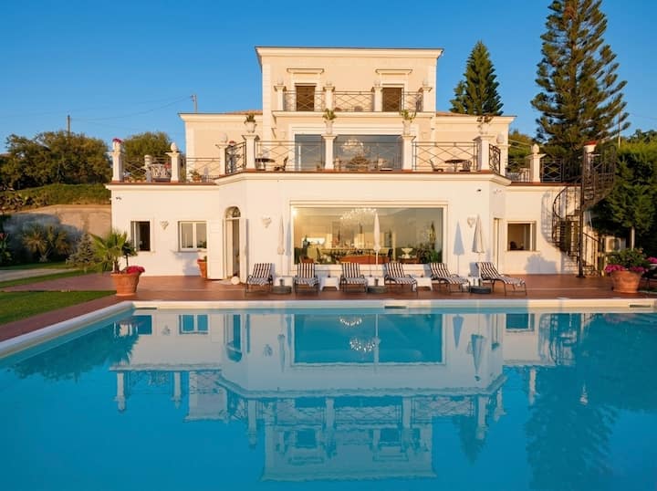 Piscina & Vista Mare - Villa Di Lusso - Capo d’Orlando