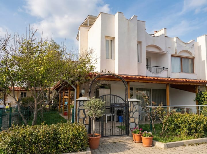 Cozy Duplex Villa With Large Patio, Near The Sea#2 - Akbük