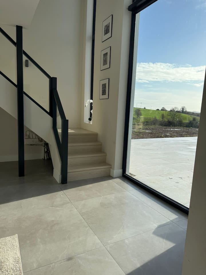 Entire House - Cozy Retreat Near Bunratty Castle - Limerick