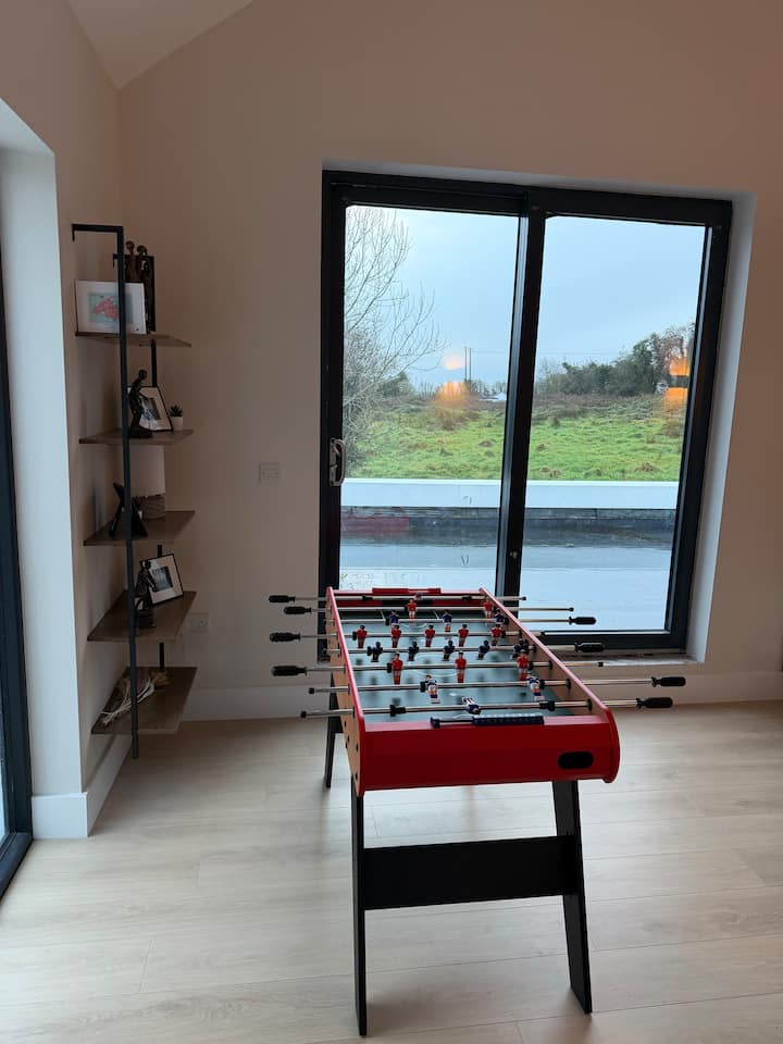 Entire House - Cozy Retreat Near Bunratty Castle - Limerick