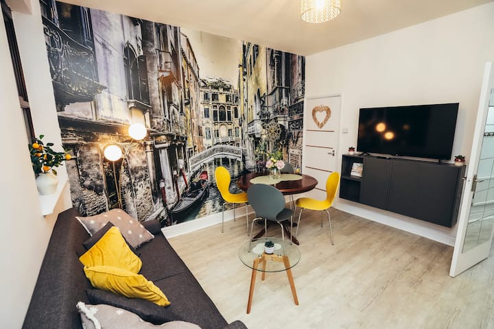 Contractor's Haven Next To Rolls Royce - Derby