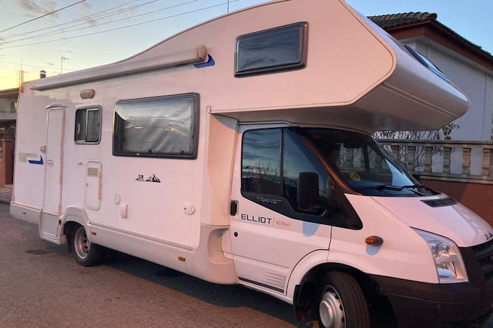 Alquiler De Ac Libertad Para Tu Próxima Aventura - Pineda de Mar