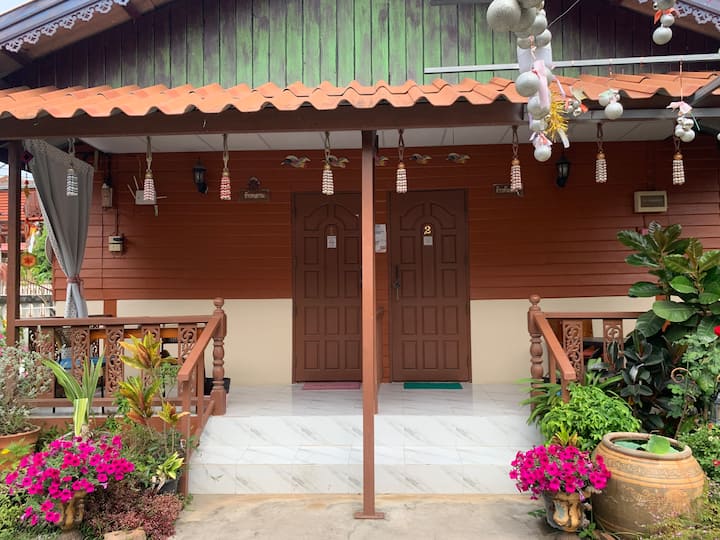 บ้านเคคานการ์เด้น ถนนคน เดิน เชียงคาน /4 ท่าน - Chiang Khan