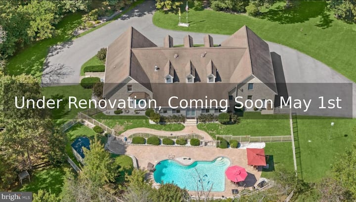 Large Family-friendly Estate W/ Outdoor Living - Lake Louise, Crofton