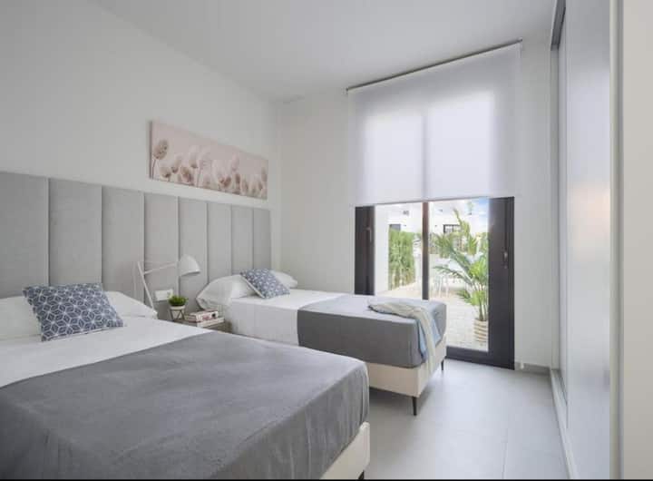 Azalea Townhouse 171, Avenida De América - Murcia